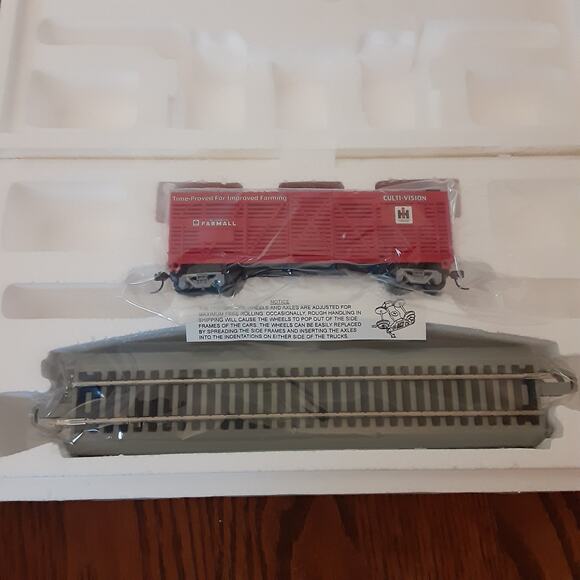 Bachmann | Toys | Farmall Express Ih Livestock Car Hawthorne Village ...
